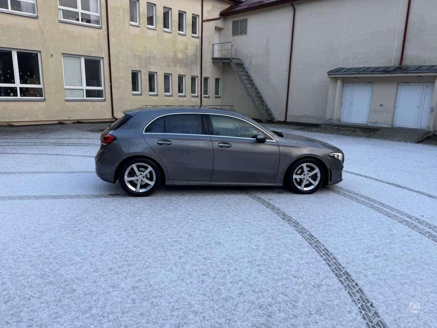 Grey Mercedes-Benz A 200 2019 in Taurage, with an engine capacity of 2.00 L and mileage of 110 thousand km for 18500 €, photo 4 on AUTOMOTO.COM.LV