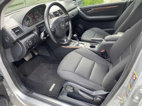 Mercedes-Benz A 200 2005 in Klaipeda on AUTOMOTO.COM.LV Grey Mercedes-Benz A 200 2005 in Klaipeda, with an engine capacity of 1.99 L and mileage of 169 thousand km for 3250 €, photo 8 on AUTOMOTO.COM.LV