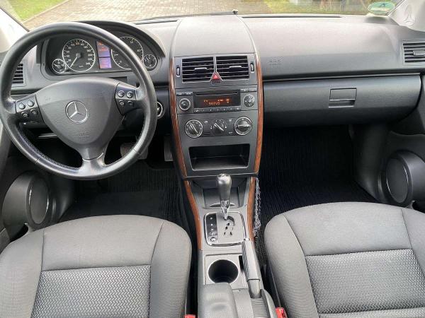 Mercedes-Benz A 200 2005 in Klaipeda on AUTOMOTO.COM.LV Grey Mercedes-Benz A 200 2005 in Klaipeda, with an engine capacity of 1.99 L and mileage of 169 thousand km for 3250 €, photo 11 on AUTOMOTO.COM.LV