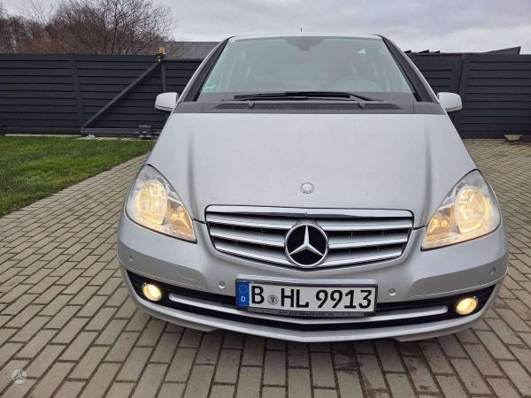Pelēks Mercedes-Benz A 200 2011 Kaišiadorys, ar dzinēja tilpumu 2.00 L un nobraukumu 283 tūkst. km par 3150 €, foto 3 vietnē AUTOMOTO.COM.LV