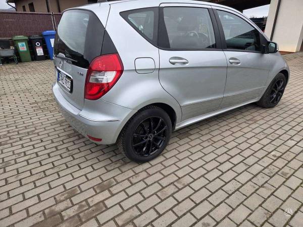 Pelēks Mercedes-Benz A 200 2011 Kaišiadorys, ar dzinēja tilpumu 2.00 L un nobraukumu 283 tūkst. km par 3150 €, foto 6 vietnē AUTOMOTO.COM.LV