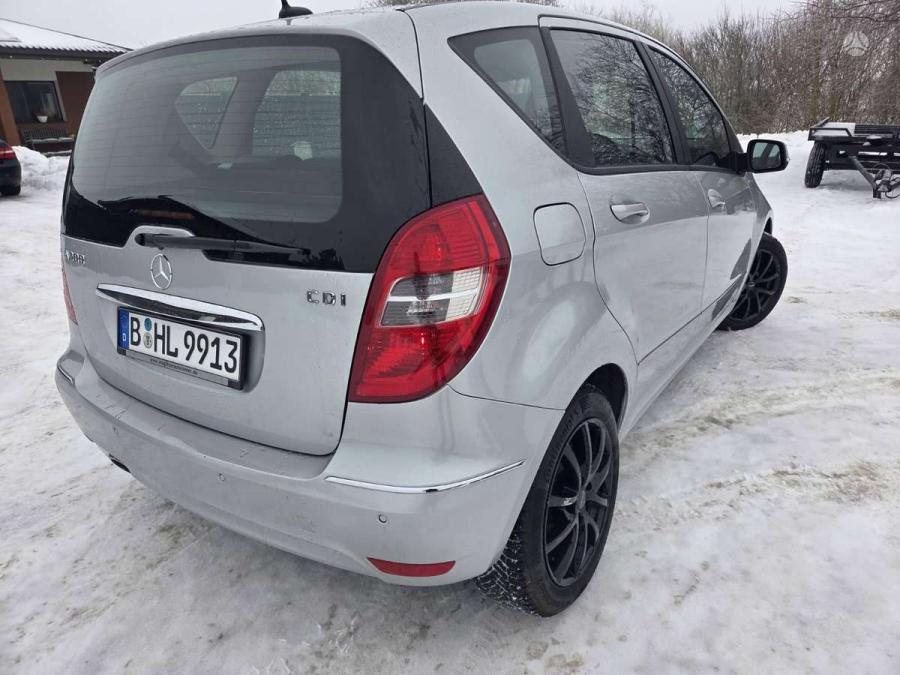 Grey Mercedes-Benz A 200 2011 in Kaisiadorys, with an engine capacity of 2.00 L and mileage of 283 thousand km for 2999 €, photo 6 on AUTOMOTO.COM.LV