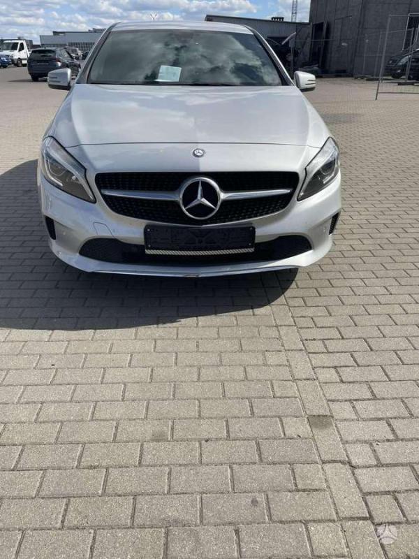 Pelēks Mercedes-Benz A 200 2017 Marijampole, ar dzinēja tilpumu 2.14 L un nobraukumu 230 tūkst. km par 10900 €, foto 6 vietnē AUTOMOTO.COM.LV