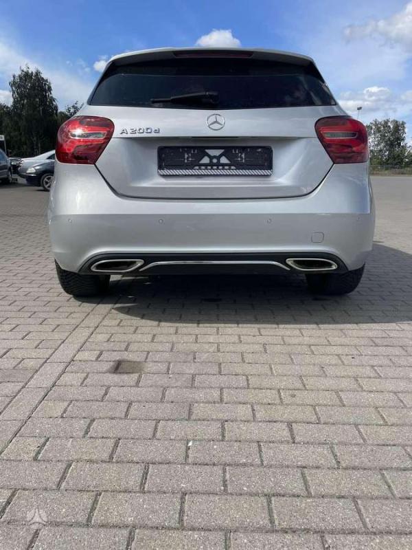 Pelēks Mercedes-Benz A 200 2017 Marijampole, ar dzinēja tilpumu 2.14 L un nobraukumu 230 tūkst. km par 10900 €, foto 7 vietnē AUTOMOTO.COM.LV