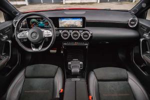 Red Mercedes-Benz A 200 2018 in Kaunas, with an engine capacity of 1.30 L and mileage of 186 thousand km for 16950 €, photo 15 on AUTOMOTO.COM.LV