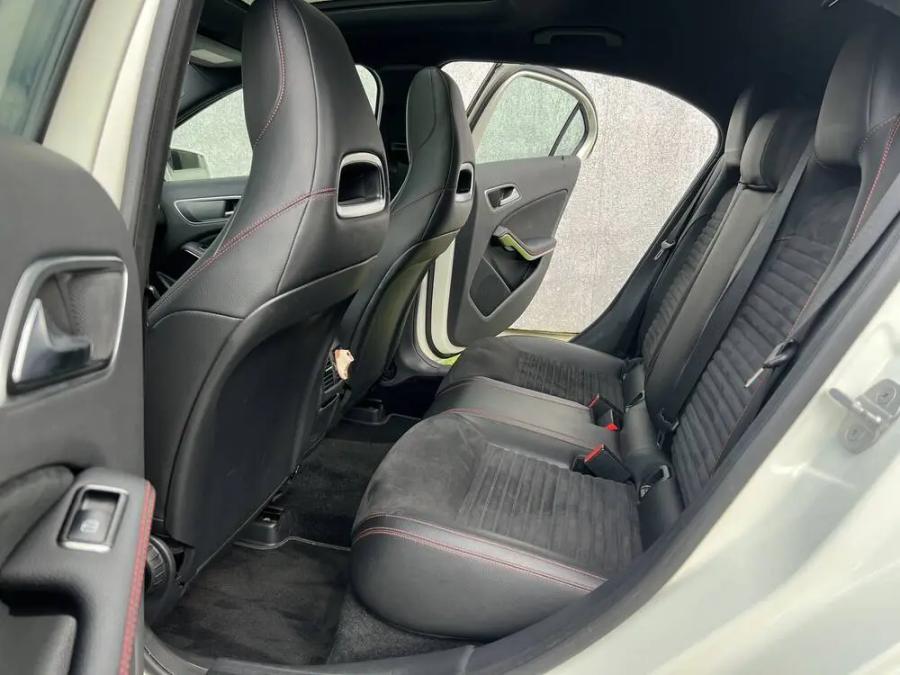 Balts Mercedes-Benz A 200 2013 Liepāja, ar dzinēja tilpumu 1.80 L un nobraukumu 239 tūkst. km par 9999 €, foto 10 vietnē AUTOMOTO.COM.LV