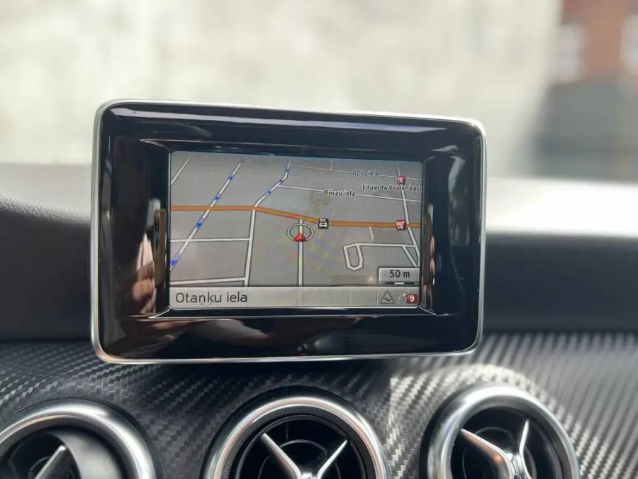 Balts Mercedes-Benz A 200 2013 Liepāja, ar dzinēja tilpumu 1.80 L un nobraukumu 239 tūkst. km par 9999 €, foto 24 vietnē AUTOMOTO.COM.LV