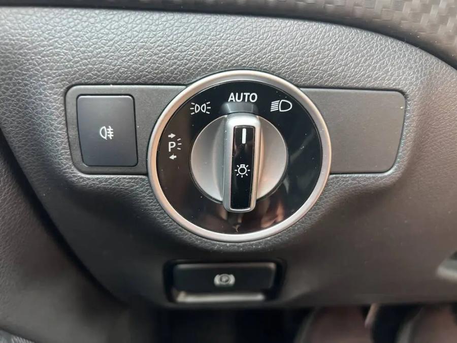 Balts Mercedes-Benz A 200 2013 Liepāja, ar dzinēja tilpumu 1.80 L un nobraukumu 239 tūkst. km par 9999 €, foto 27 vietnē AUTOMOTO.COM.LV