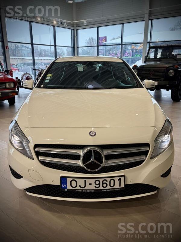 Balts Mercedes-Benz A 200 2014 Dobele, ar dzinēja tilpumu 1.80 L un nobraukumu 251 tūkst. km par 10450 €, foto 8 vietnē AUTOMOTO.COM.LV