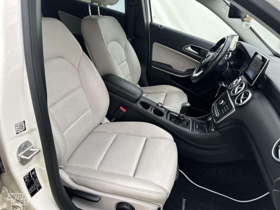 Balts Mercedes-Benz A 200 2015 Avižieniai, ar dzinēja tilpumu 1.60 L un nobraukumu 153 tūkst. km par 8490 €, foto 14 vietnē AUTOMOTO.COM.LV