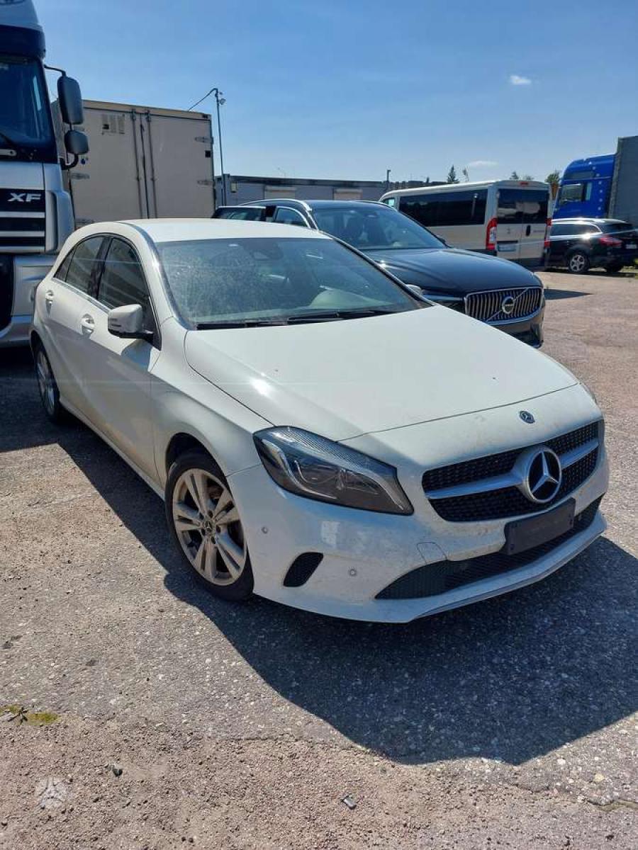 Balts Mercedes-Benz A 200 2017 Panevēža, ar dzinēja tilpumu 2.14 L un nobraukumu 169 tūkst. km par 6800 €, foto 1 vietnē AUTOMOTO.COM.LV
