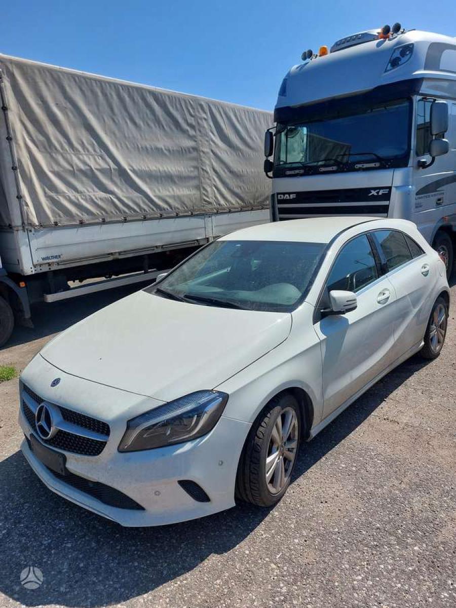 Balts Mercedes-Benz A 200 2017 Panevēža, ar dzinēja tilpumu 2.14 L un nobraukumu 169 tūkst. km par 6800 €, foto 3 vietnē AUTOMOTO.COM.LV