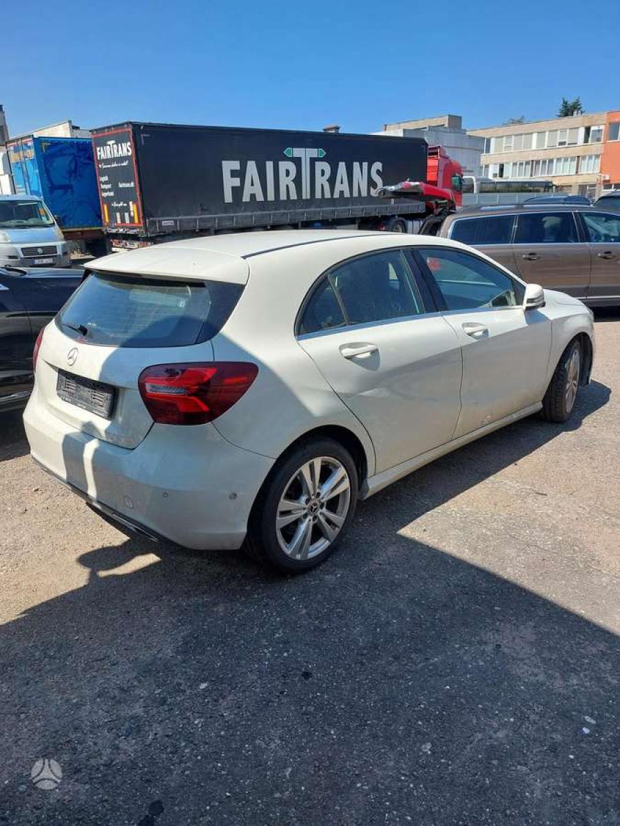 Balts Mercedes-Benz A 200 2017 Panevēža, ar dzinēja tilpumu 2.14 L un nobraukumu 169 tūkst. km par 6800 €, foto 4 vietnē AUTOMOTO.COM.LV