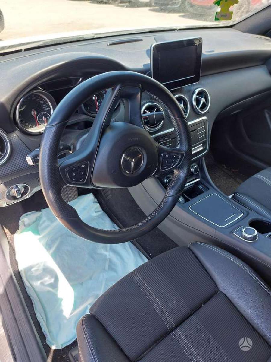 Balts Mercedes-Benz A 200 2017 Panevēža, ar dzinēja tilpumu 2.14 L un nobraukumu 169 tūkst. km par 6800 €, foto 6 vietnē AUTOMOTO.COM.LV