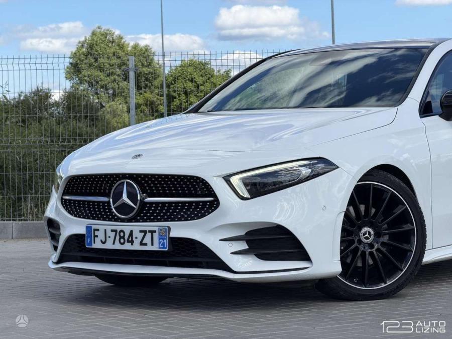 White Mercedes-Benz A 200 2019 in Taurage, with an engine capacity of 2.00 L and mileage of 157 thousand km for 17500 €, photo 3 on AUTOMOTO.COM.LV