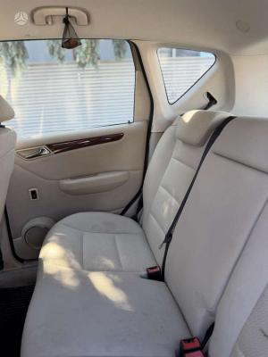 Dzeltens Mercedes-Benz A 200 2005 Kauņa, ar dzinēja tilpumu 2.04 L un nobraukumu 215 tūkst. km par 1250 €, foto 17 vietnē AUTOMOTO.COM.LV