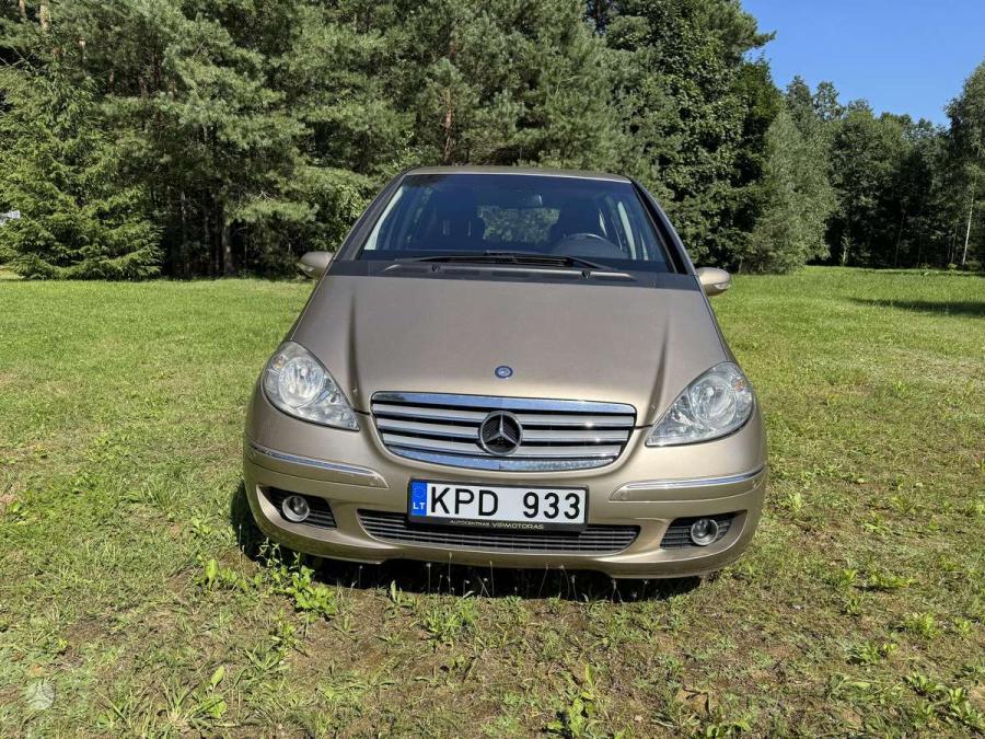 Yellow Mercedes-Benz A 200 2006 in Vilnius, with an engine capacity of 2.00 L and mileage of 182 thousand km for 999 €, photo 3 on AUTOMOTO.COM.LV