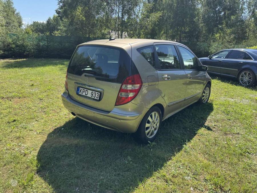 Yellow Mercedes-Benz A 200 2006 in Vilnius, with an engine capacity of 2.00 L and mileage of 182 thousand km for 999 €, photo 5 on AUTOMOTO.COM.LV