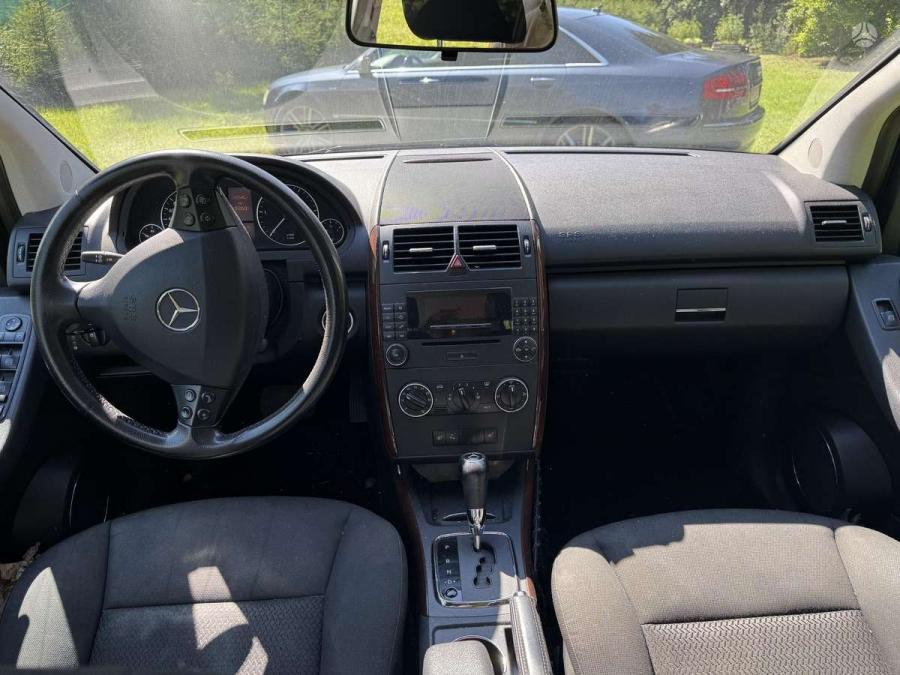 Yellow Mercedes-Benz A 200 2006 in Vilnius, with an engine capacity of 2.00 L and mileage of 182 thousand km for 999 €, photo 12 on AUTOMOTO.COM.LV