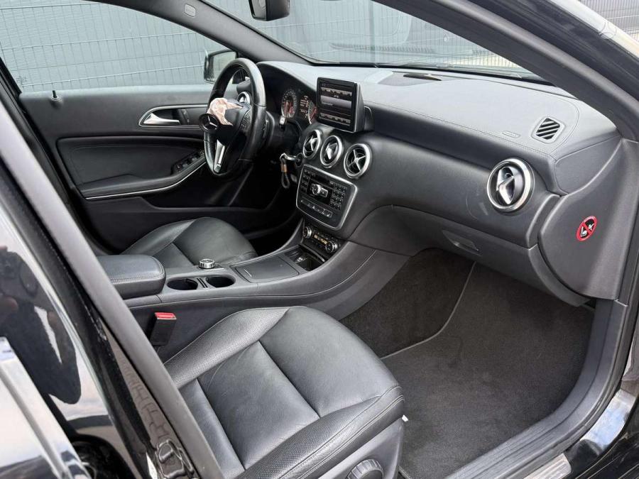 Black Mercedes-Benz a-220 2013 in Kaunas, with an engine capacity of 2.14 L and mileage of 252 thousand km for 6900 €, photo 15 on AUTOMOTO.COM.LV