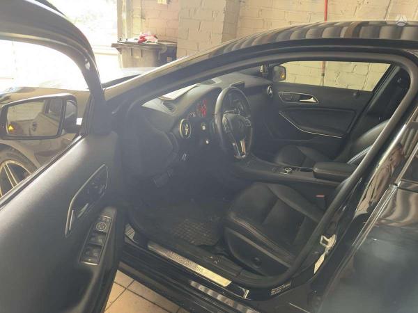 Black Mercedes-Benz a-220 2013 in Naujoji Akmene, with an engine capacity of 2.10 L and mileage of 222 thousand km for 6500 €, photo 4 on AUTOMOTO.COM.LV
