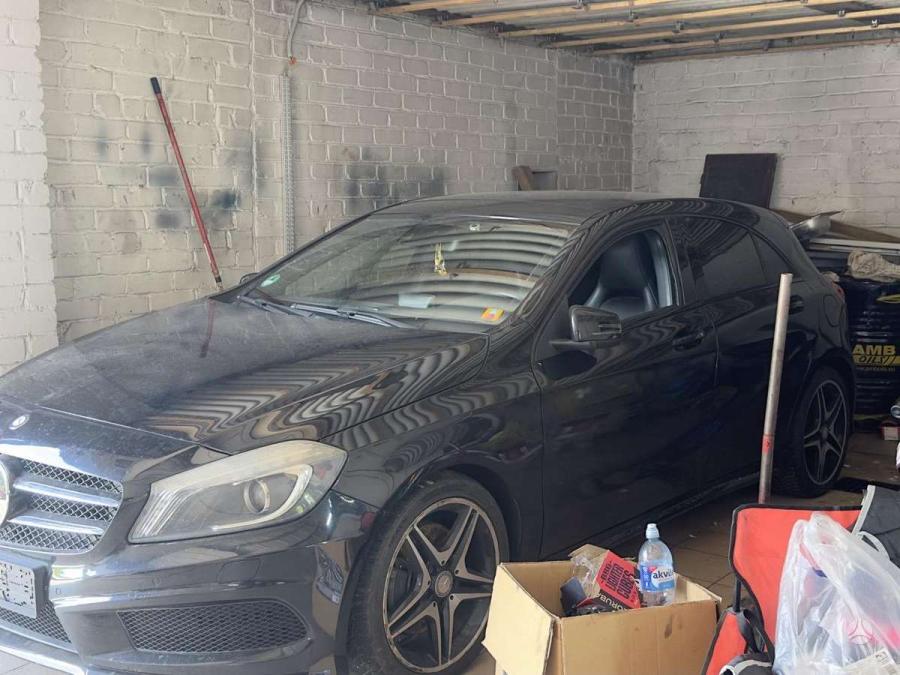Melns Mercedes-Benz a-220 2013 Naujoji Akmenė, ar dzinēja tilpumu 2.10 L un nobraukumu 222 tūkst. km par 6500 €, foto 23 vietnē AUTOMOTO.COM.LV