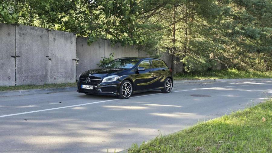 Melns Mercedes-Benz a-220 2013 Jurbarkas, ar dzinēja tilpumu 2.10 L un nobraukumu 222 tūkst. km par 7900 €, foto 1 vietnē AUTOMOTO.COM.LV