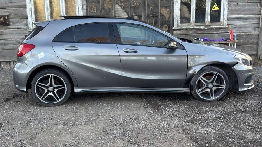 Pelēks Mercedes-Benz a-220 2014 Jonava, ar dzinēja tilpumu 2.14 L un nobraukumu 243 tūkst. km par 5700 €, foto 3 vietnē AUTOMOTO.COM.LV