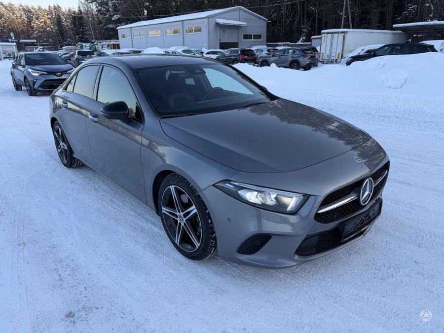 Grey Mercedes-Benz a-220 2020 in Vilnius, with an engine capacity of 1.99 L and mileage of 132 thousand km for 19350 €, photo 4 on AUTOMOTO.COM.LV