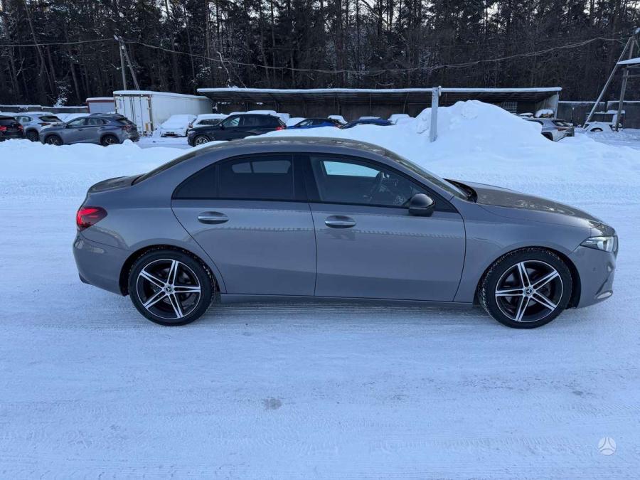 Grey Mercedes-Benz a-220 2020 in Vilnius, with an engine capacity of 1.99 L and mileage of 132 thousand km for 19350 €, photo 5 on AUTOMOTO.COM.LV