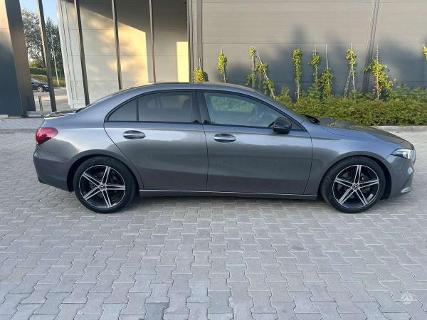 Pelēks Mercedes-Benz a-220 2020 Viļņa, ar dzinēja tilpumu 1.99 L un nobraukumu 132 tūkst. km par 18900 €, foto 3 vietnē AUTOMOTO.COM.LV