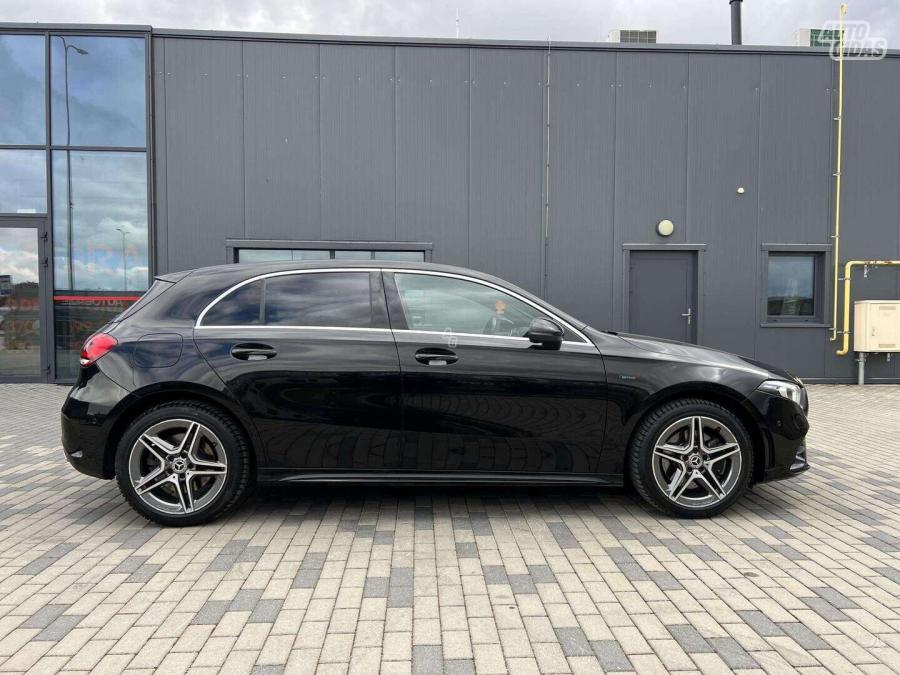 Black Mercedes-Benz a-250 2020 in Siauliai, with an engine capacity of 1.30 L and mileage of 194 thousand km for 17000 €, photo 5 on AUTOMOTO.COM.LV