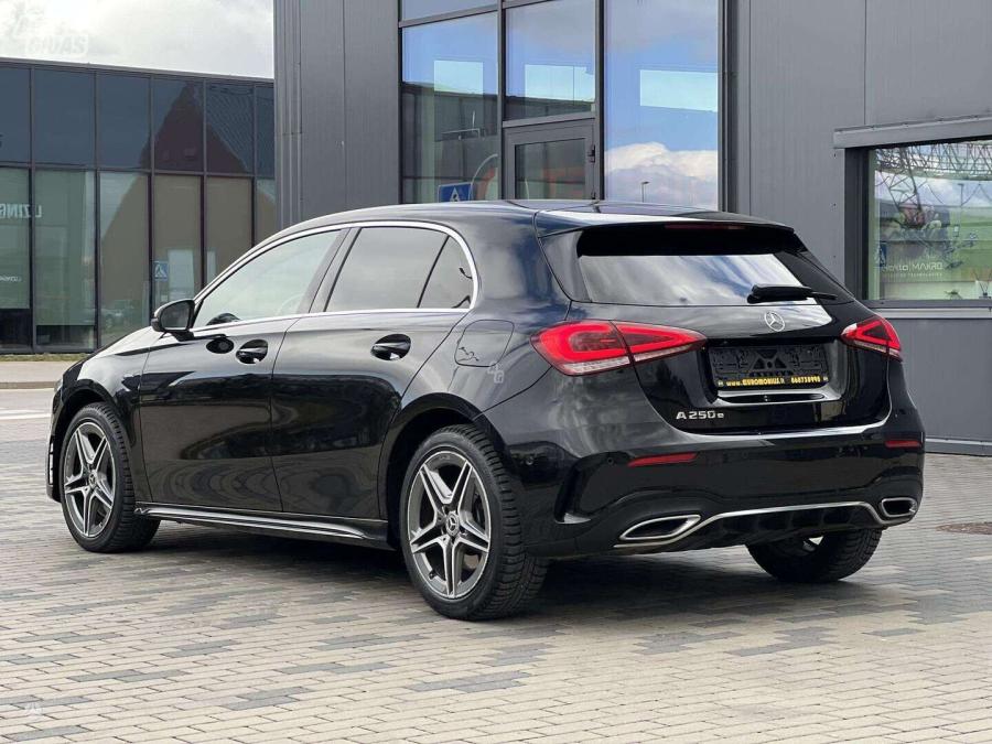 Black Mercedes-Benz a-250 2020 in Siauliai, with an engine capacity of 1.30 L and mileage of 194 thousand km for 17000 €, photo 9 on AUTOMOTO.COM.LV