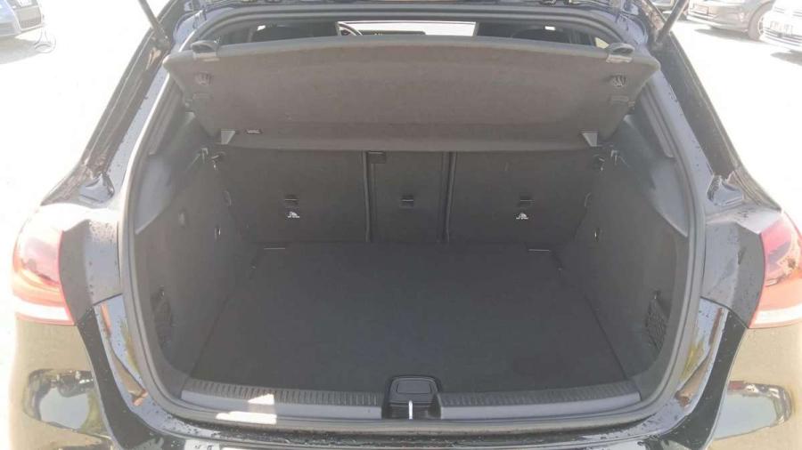Black Mercedes-Benz a-250 2020 in Kaunas, with an engine capacity of 1.99 L and mileage of 89 thousand km for 24900 €, photo 21 on AUTOMOTO.COM.LV