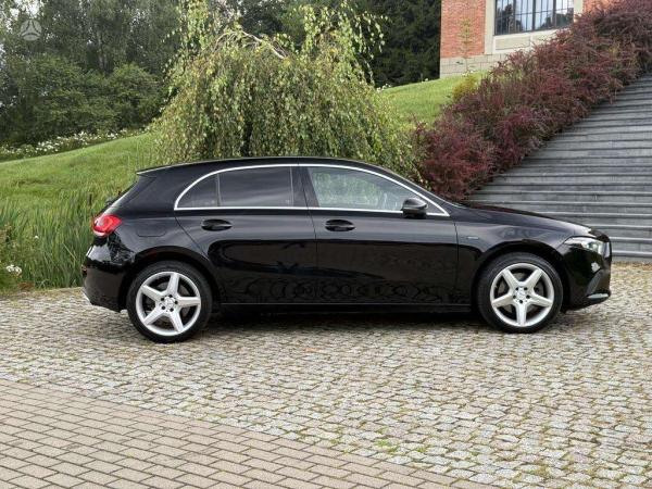 Мерседес A 250 2020 в Вильнюс на AUTOMOTO.COM.LV Черный Мерседес A 250 2020 в Вильнюс, объемом двигателя 1.33 л и пробегом 94 тыс. км за 16900 €, фото 9 на AUTOMOTO.COM.LV