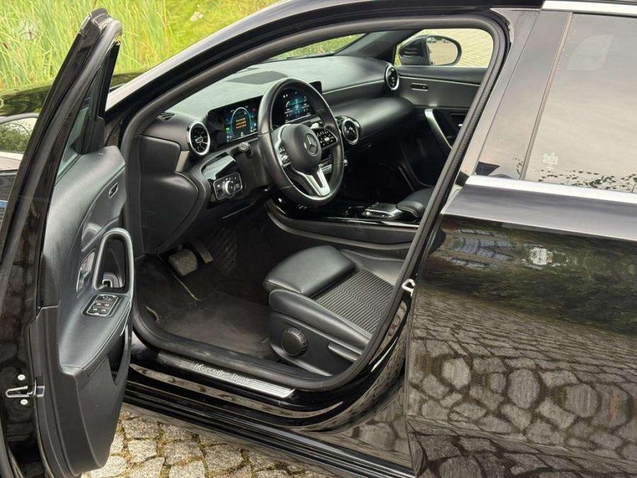 Black Mercedes-Benz a-250 2020 in Vilnius, with an engine capacity of 1.33 L and mileage of 94 thousand km for 16900 €, photo 17 on AUTOMOTO.COM.LV