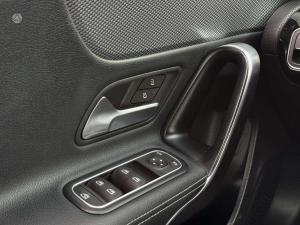 Black Mercedes-Benz a-250 2020 in Vilnius, with an engine capacity of 1.33 L and mileage of 94 thousand km for 16900 €, photo 18 on AUTOMOTO.COM.LV