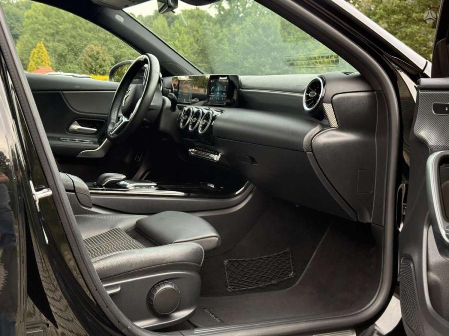 Black Mercedes-Benz a-250 2020 in Vilnius, with an engine capacity of 1.33 L and mileage of 94 thousand km for 16900 €, photo 20 on AUTOMOTO.COM.LV