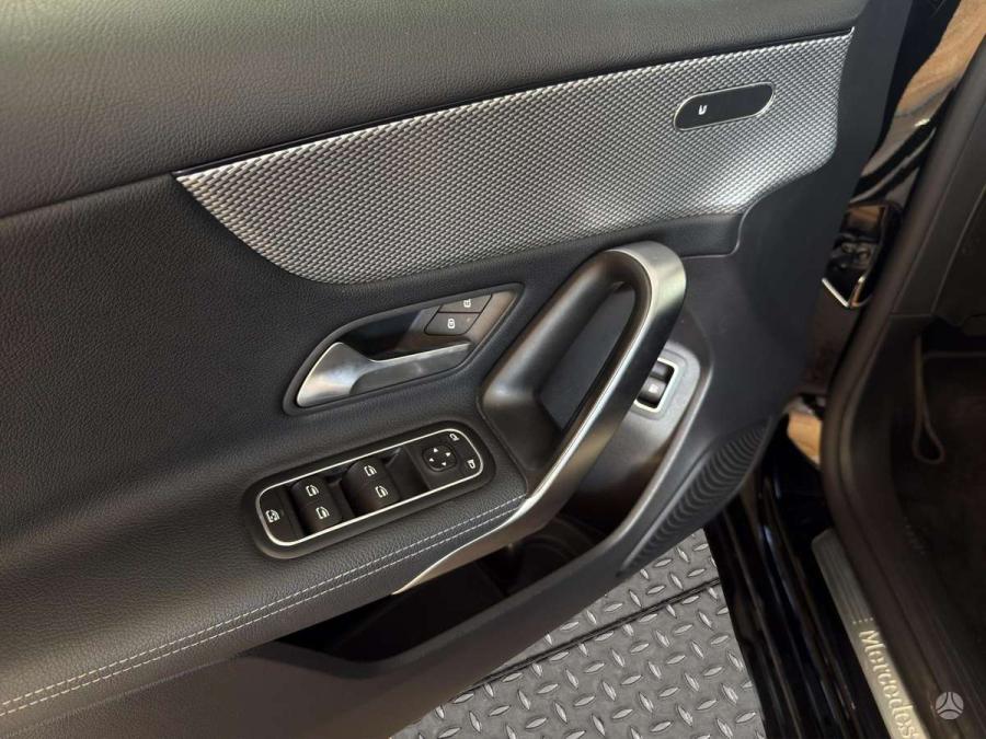Melns Mercedes-Benz a-250 2021 Kauņa, ar dzinēja tilpumu 1.30 L un nobraukumu 45 tūkst. km par 22999 €, foto 13 vietnē AUTOMOTO.COM.LV