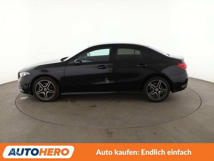 Black Mercedes-Benz a-250 2020 in Kaunas, with an engine capacity of 1.30 L and mileage of 37 thousand km for 28364 €, photo 3 on AUTOMOTO.COM.LV