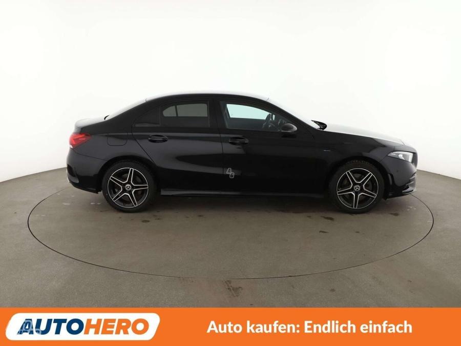 Black Mercedes-Benz a-250 2020 in Kaunas, with an engine capacity of 1.30 L and mileage of 37 thousand km for 28364 €, photo 7 on AUTOMOTO.COM.LV