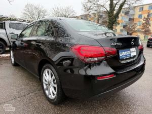 Black Mercedes-Benz a-250 2022 in Kaunas, with an engine capacity of 1.30 L and mileage of 38 thousand km for 24735 €, photo 3 on AUTOMOTO.COM.LV