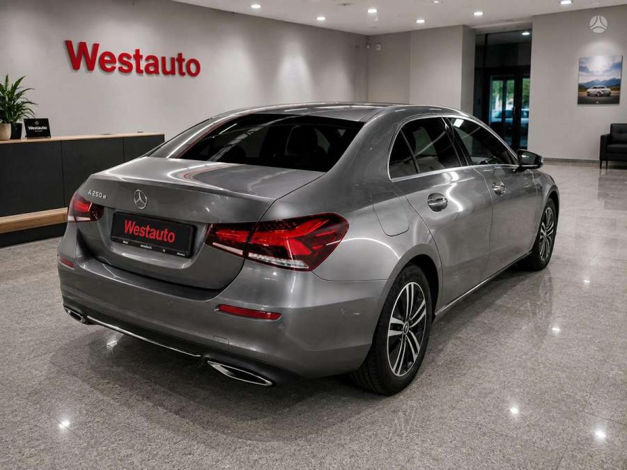 Grey Mercedes-Benz a-250 2021 in Klaipeda, with an engine capacity of 1.33 L and mileage of 147 thousand km for 21256 €, photo 5 on AUTOMOTO.COM.LV