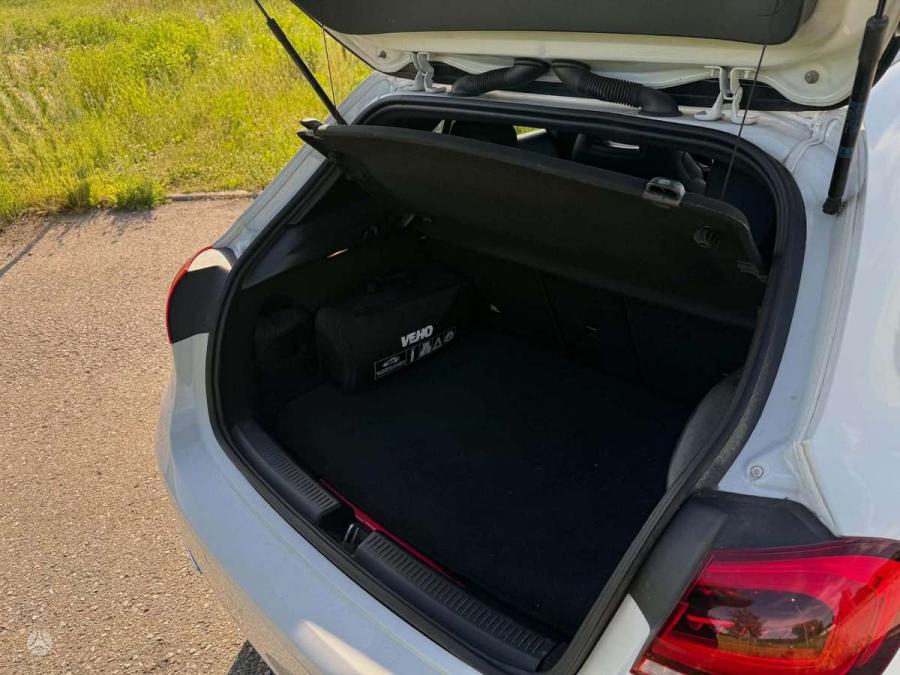 White Mercedes-Benz a-250 2022 in Klaipeda, with an engine capacity of 1.33 L and mileage of 59 thousand km for 29300 €, photo 13 on AUTOMOTO.COM.LV