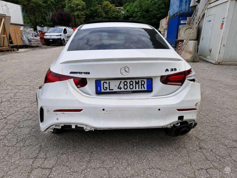 Белый Мерседес A 35 AMG 2022 в Каунас, объемом двигателя 2.00 л и пробегом 90 тыс. км за 19750 €, фото 5 на AUTOMOTO.COM.LV