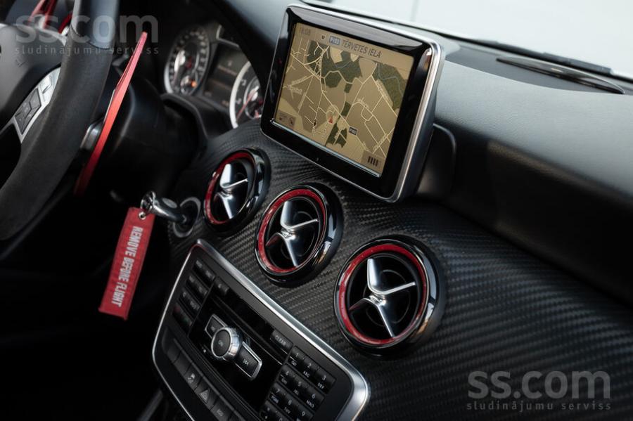 Balts Mercedes-Benz A 45 AMG 2014 Rīga, ar dzinēja tilpumu 2.00 L un nobraukumu 0 tūkst. km par 19900 €, foto 27 vietnē AUTOMOTO.COM.LV