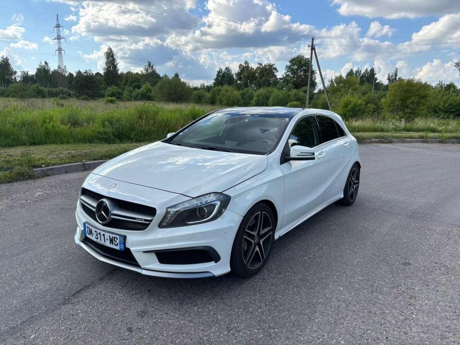 Balts Mercedes-Benz A 45 AMG 2014 Viļņa, ar dzinēja tilpumu 1.99 L un nobraukumu 188 tūkst. km par 15000 €, foto 1 vietnē AUTOMOTO.COM.LV