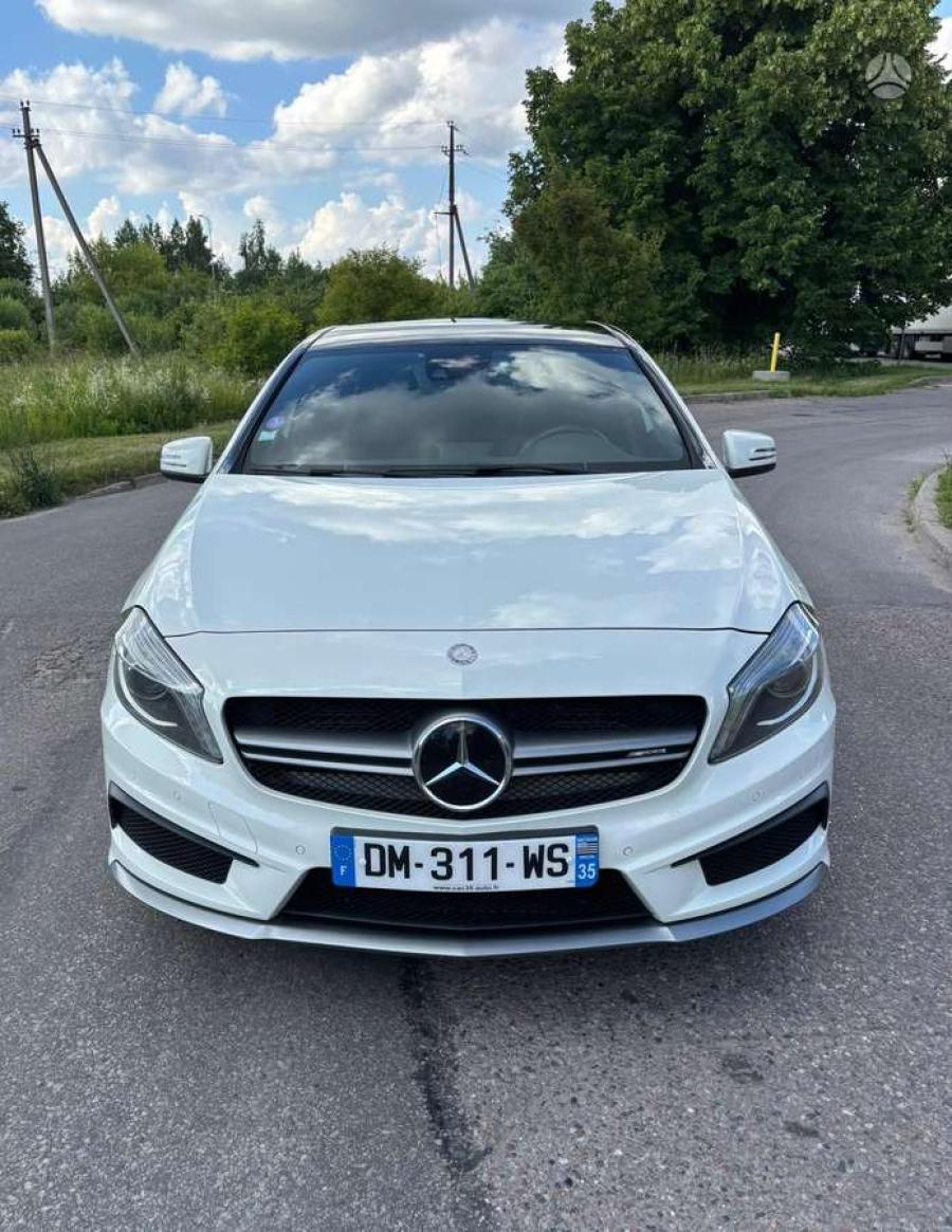 Balts Mercedes-Benz A 45 AMG 2014 Viļņa, ar dzinēja tilpumu 1.99 L un nobraukumu 188 tūkst. km par 15000 €, foto 4 vietnē AUTOMOTO.COM.LV