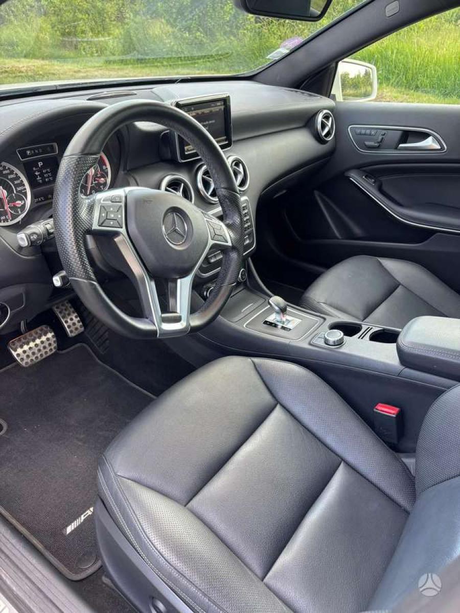 Balts Mercedes-Benz A 45 AMG 2014 Viļņa, ar dzinēja tilpumu 1.99 L un nobraukumu 188 tūkst. km par 15000 €, foto 10 vietnē AUTOMOTO.COM.LV