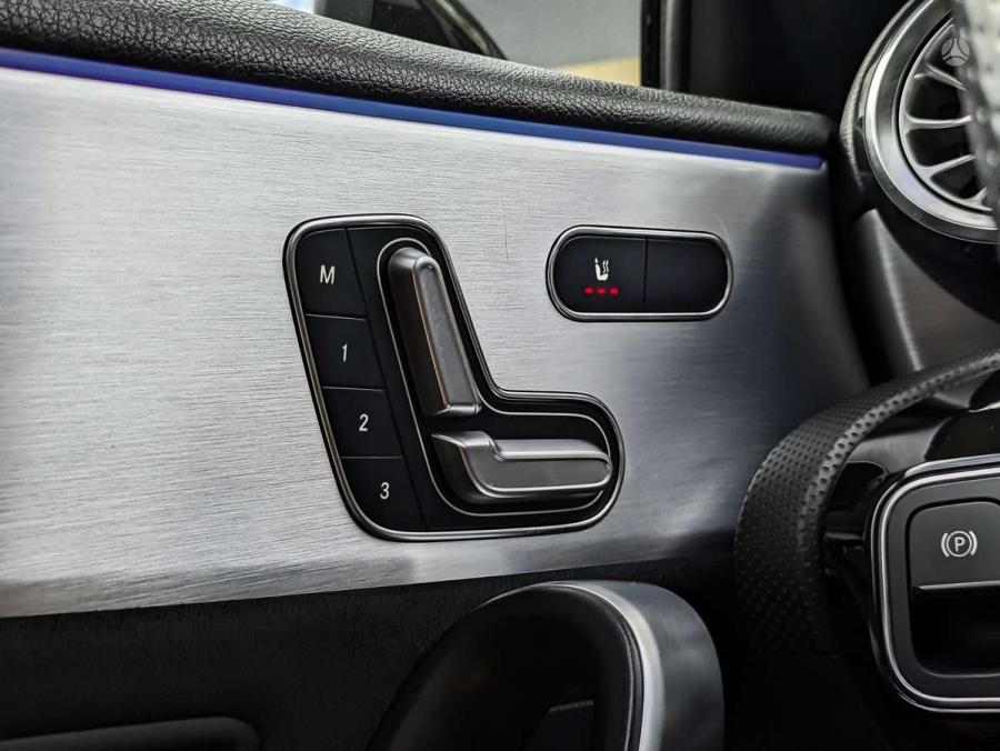 Желтый Мерседес A 45 AMГ 2020 в Тукумс, объемом двигателя 1.99 л и пробегом 106 тыс. км за 34990 €, фото 13 на AUTOMOTO.COM.LV